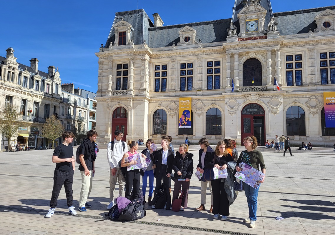 Lycée Bellevue - Saintes - Le module Sciences Po sur le campus de ...